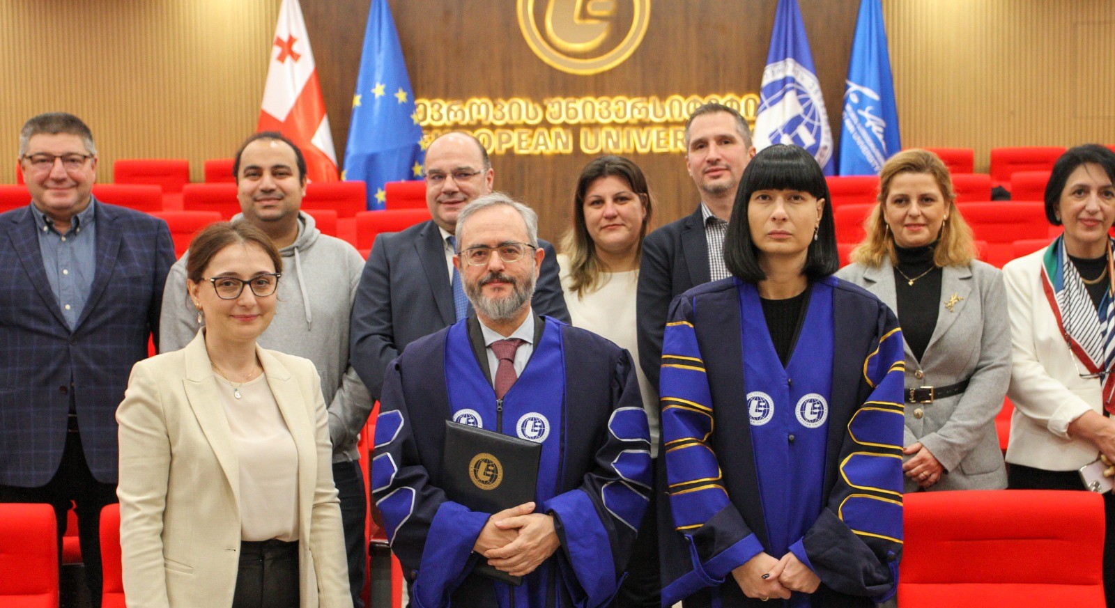 ვიქტორ მანუელ ვაზკეზ არჩეს “ევროპის უნივერსიტეტის” საპატიო დოქტორის ...